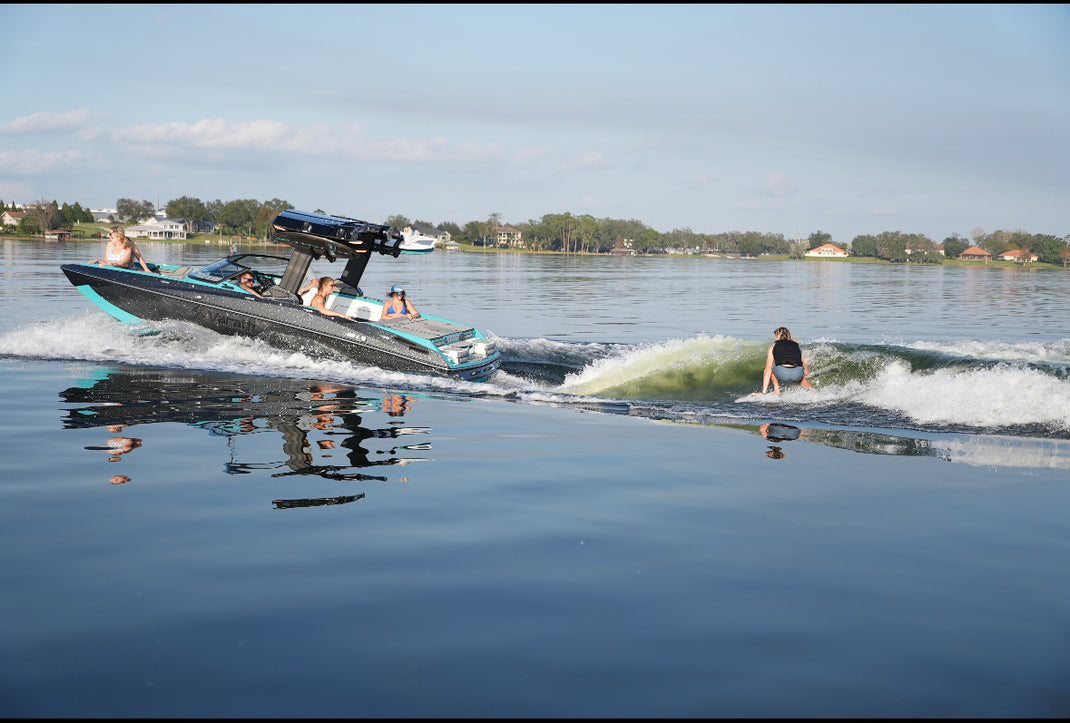 Varatti Wake Surf Boats in Lake Eufaula – Nine Marina Ship Store